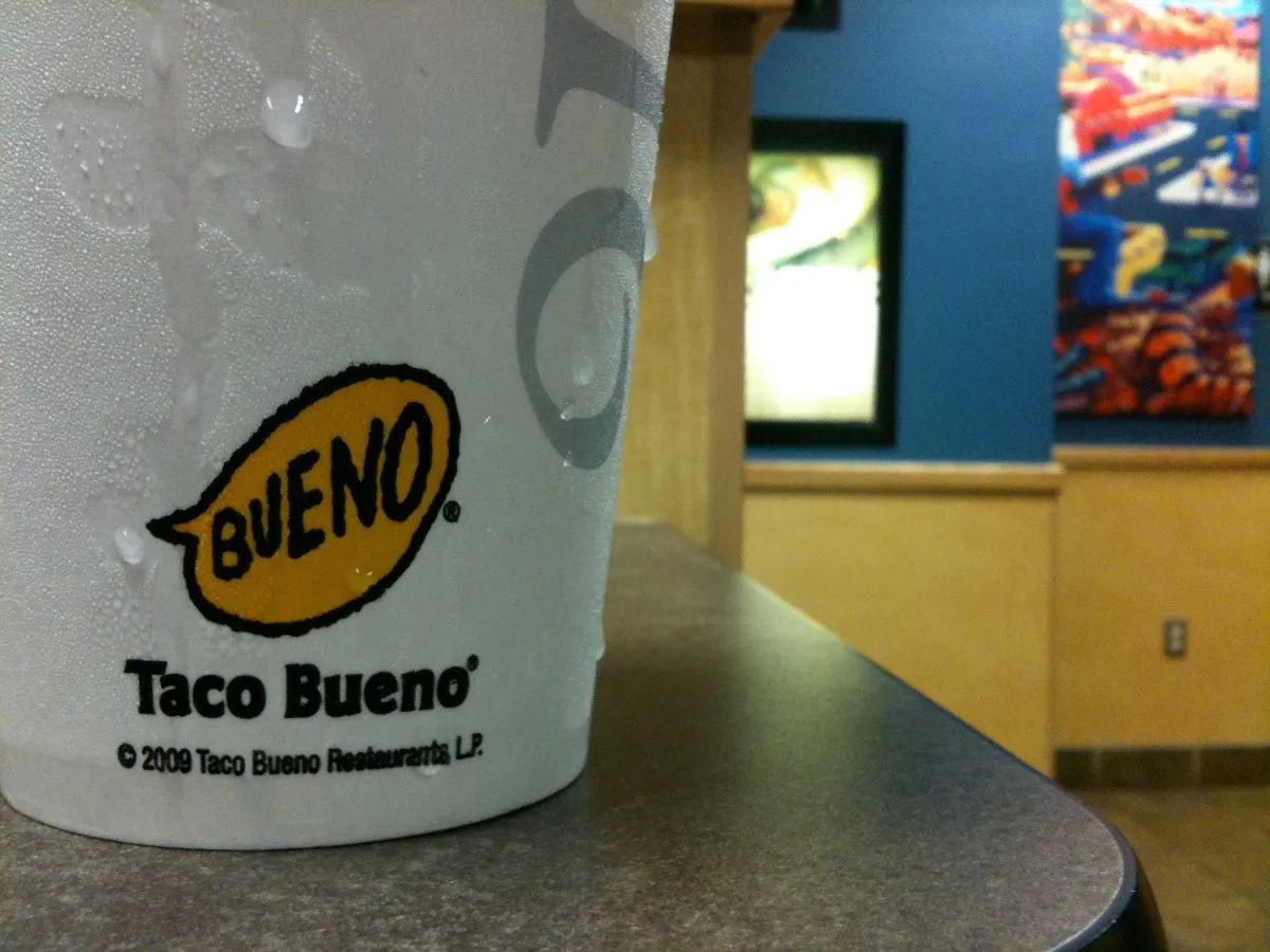 Taco Bueno Logo
