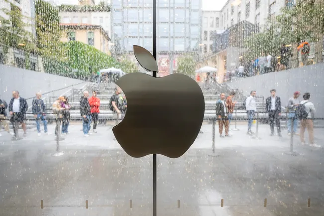 Apple begins sharing BNPL data with Experian | Payments Dive