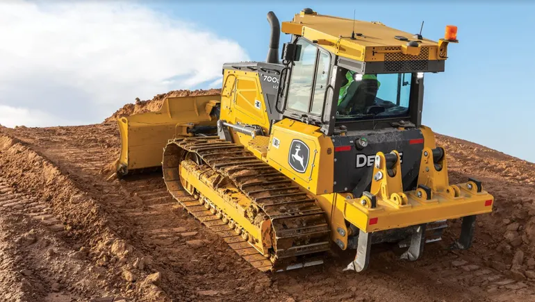 Deere takes ‘multipronged approach’ to secure supply, tackle backlog ...
