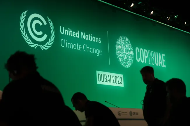 COP28 draft text reveals fate of fossil fuels, from ‘phase out’ to no action | ESG Dive