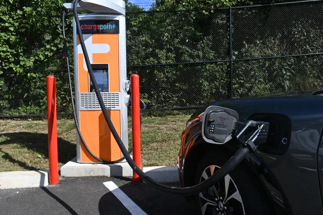 ChargePoint enhances charging stations with AI as shares slide amid ...