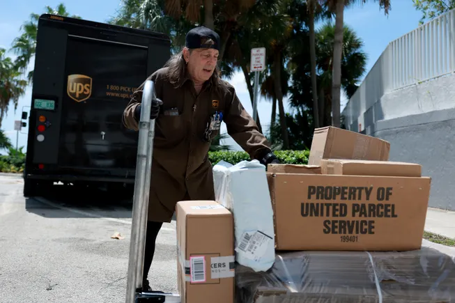 UPS readies 5.9% rate bump, fee increases on Dec. 22 | Supply Chain Dive