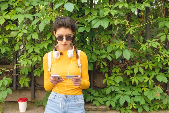 TikTok Outlines Updates To In-Stream Shopping Ads and Options | Social ...