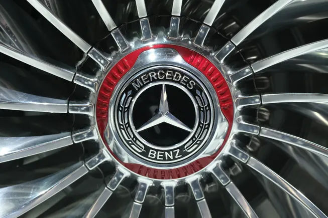 Mercedes-Benz workers in Alabama file for UAW election | Manufacturing Dive