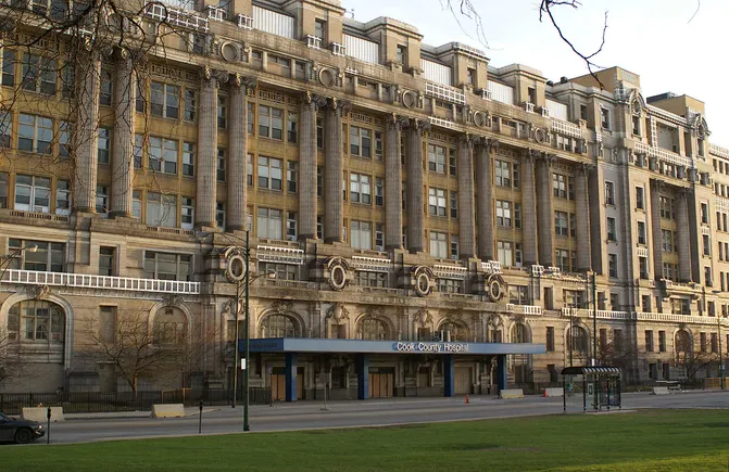 $1B will transform historic Chicago hospital to hotel | Construction Dive