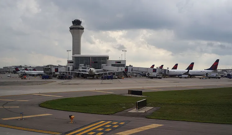 Engineer charged with $1.5M Detroit airport fraud | Construction Dive