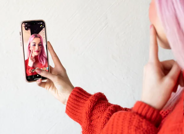 Snapchat CEO Talks Zuckerberg, Content Moderation, AR Glasses and More ...