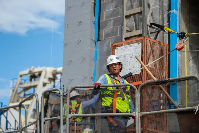 Infrastructure projects hold backlog steady | Construction Dive