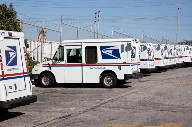 USPS experiencing 'historic' volume of packages | Retail Dive