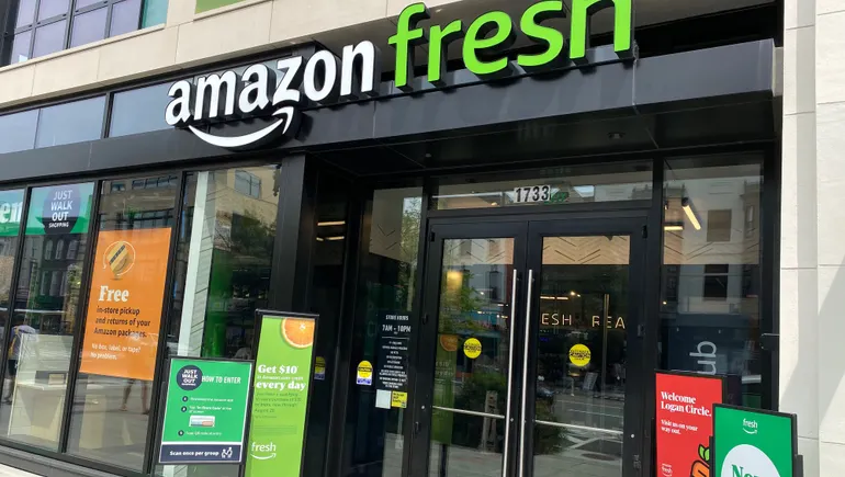 Amazon Fresh lowers its free delivery threshold to $100 | Grocery Dive