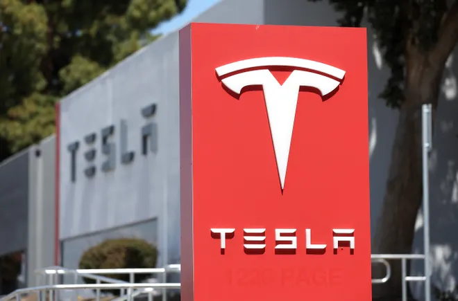 Tesla CFO, ‘Master of Coin,’ resigns after 13 years with company | CFO Dive