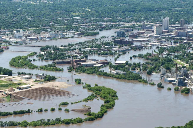 FHWA gives $830M in grants to fight against climate change | Trucking Dive