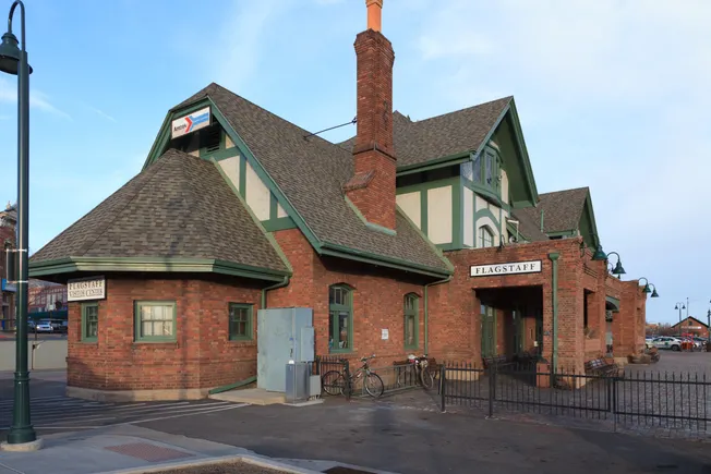 Passenger rail, freight rail get $2.4B from Federal Railroad ...