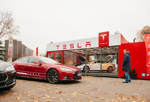 Tesla workers struggle to unionize amid continued production delays ...