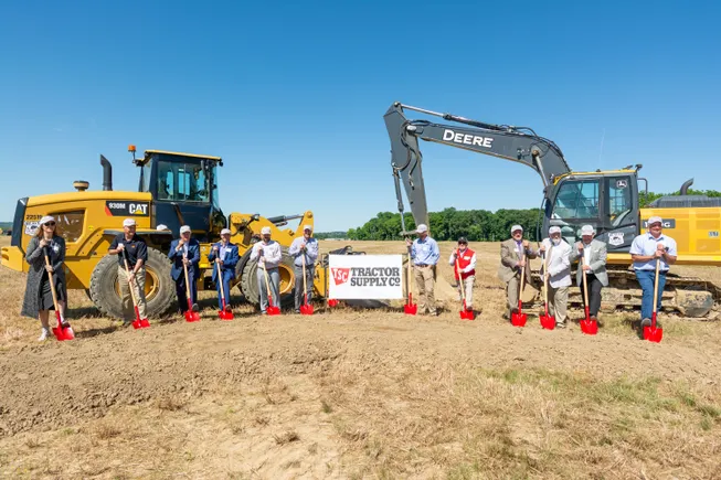 Tractor Supply plans to add 3 distribution centers in 5 years ...