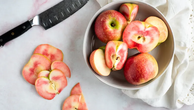 Apple's code red: New varieties take color to the core | Food Dive