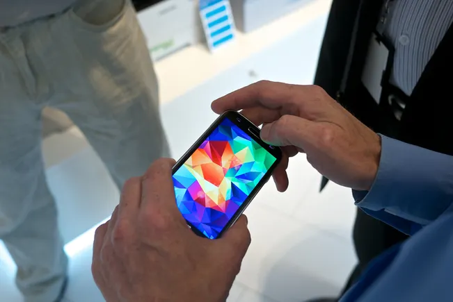 Mobile to exceed desktop in ad spend this year | Retail Dive