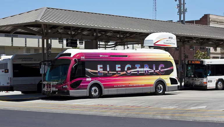 California to require all-electric buses by 2040 | Smart Cities Dive