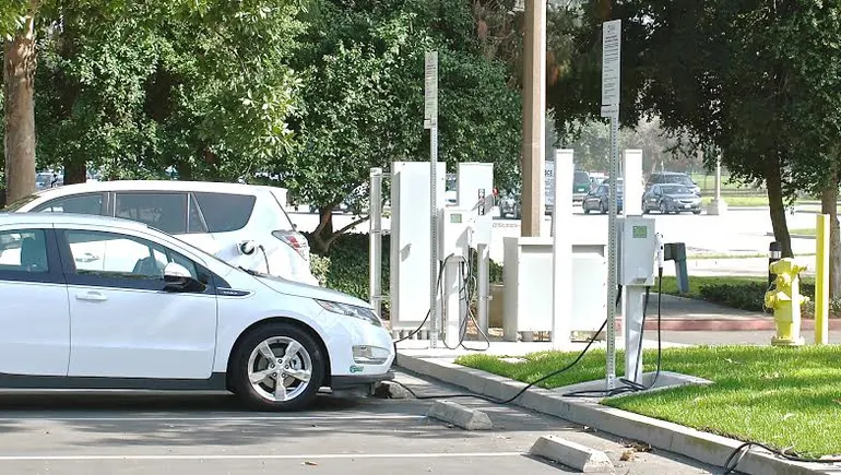 Shell buys charging company Greenlots as oil majors prep for rise of ...