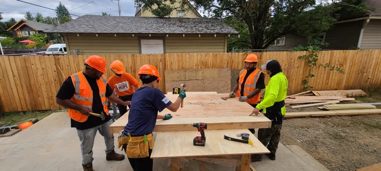 Oregon program helps place formerly incarcerated people in ...