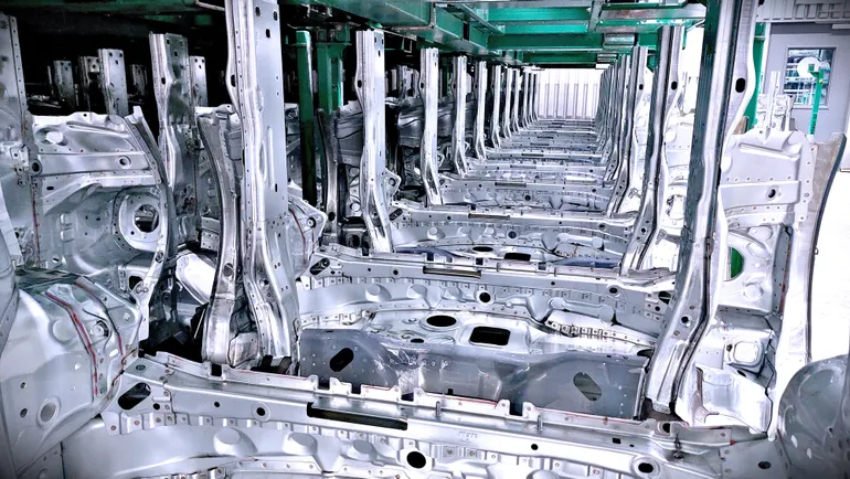 Mercedes-Benz strikes deal for US-made steel with Steel Dynamics ...