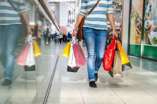 Shoppers spent more time, money in stores in March: report | Retail Dive