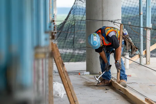 Inside construction firms’ fight for workers | Construction Dive