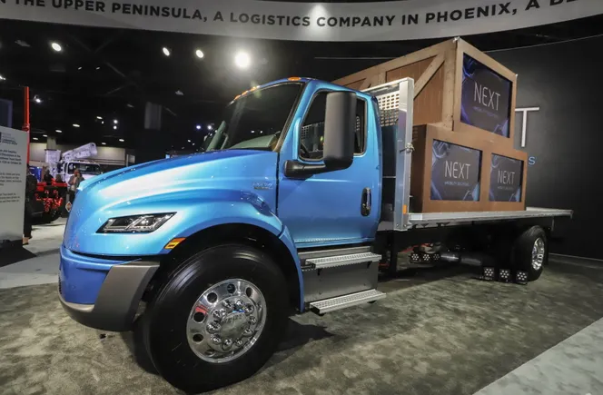 Navistar, In-Charge team up to help fleets deploy EVs | Trucking Dive