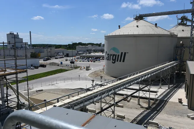 Cargill revenue falls, breaking two-year record earnings streak ...