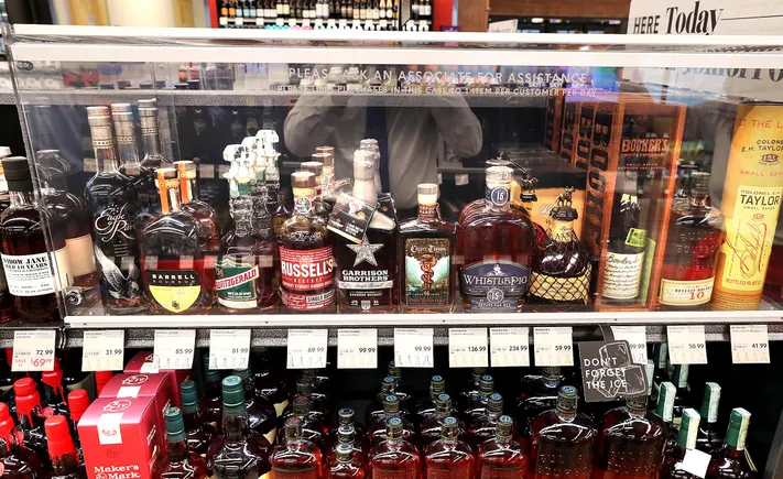 Southeastern Grocers opens standalone liquor store in Miami | Grocery Dive