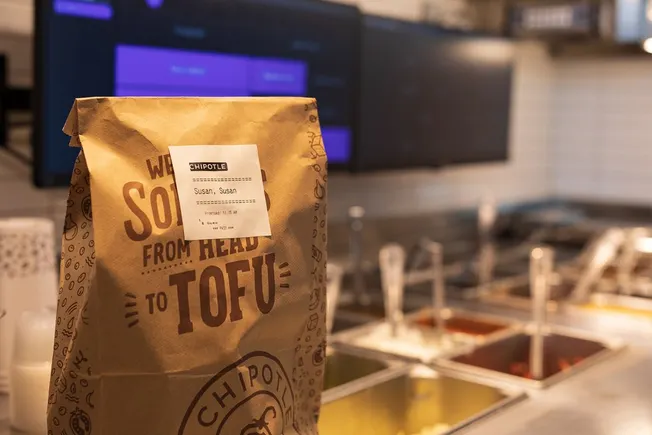 Chipotle on track to reach $3.5B in digital sales in 2022 | Restaurant Dive