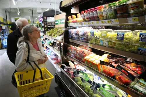 Dollar General slowing fresh produce rollout to stores | Grocery Dive