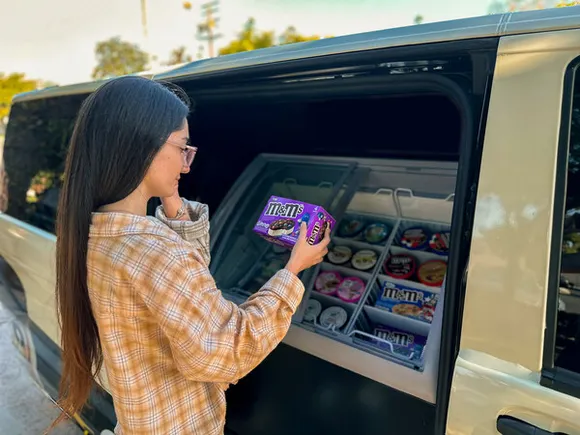 Mars launches store-hailing mobile ice cream markets | Grocery Dive