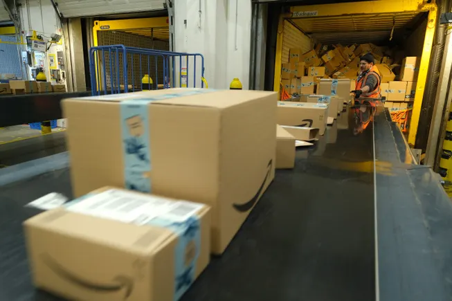 Amazon poised to overtake Walmart as largest retailer by 2025: report ...