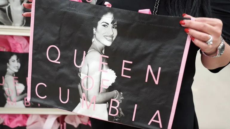 H-E-B set to release another round of wildly popular Selena bags ...