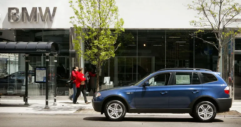BMW invests $1.7B to expand EV output in the US | Utility Dive