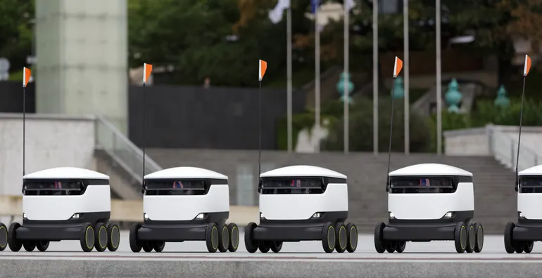 Starship food delivery robots to expand to 100 college campuses before ...