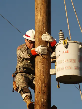Check out the trailer for 'Storm Soldiers'—the lives of linemen exposed ...