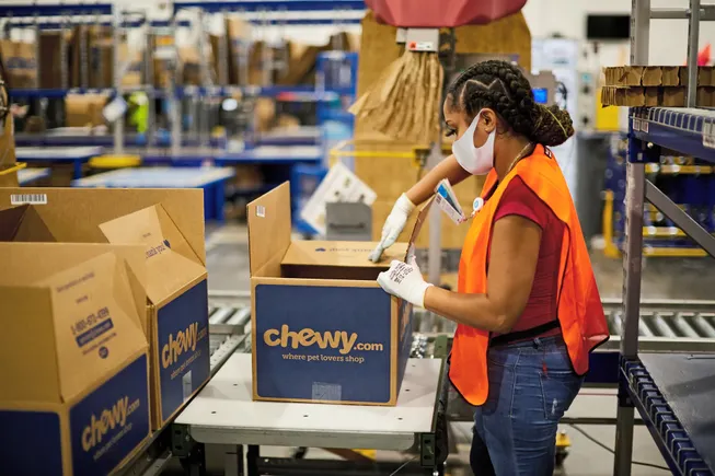 Chewy posts 4.2% sales gain in Q4 even as active customers decline ...