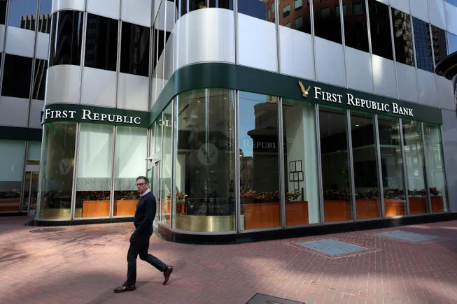 First Republic customers withdrew more than $100B in Q1 | Banking Dive