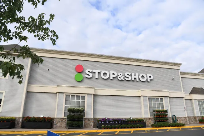 Stop & Shop kicks off a food truck tour | Restaurant Dive