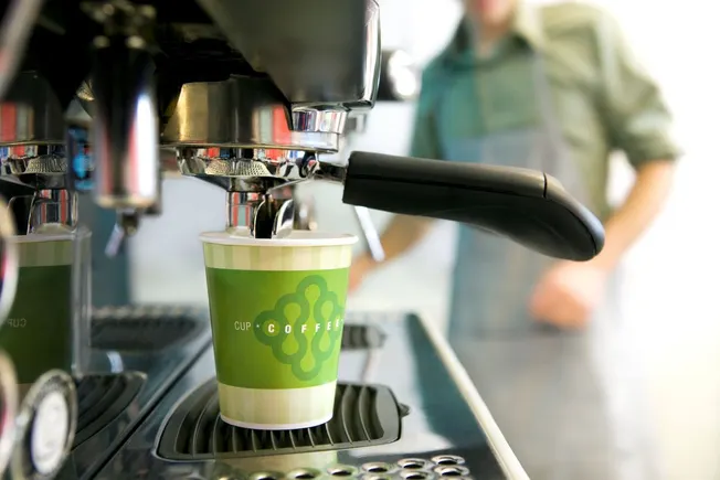 New widely recyclable and home-compostable Starbucks takeaway cup ...