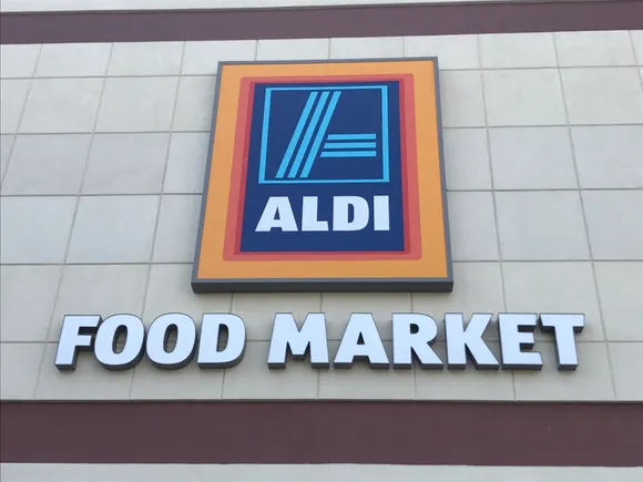 Aldi pledges fully sustainable packaging by 2025 | Supply Chain Dive