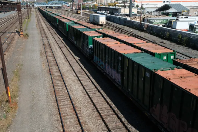 CSX CFO downplays UAW strike threat | CFO Dive