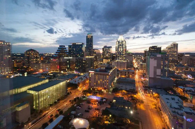 Amazon heats up Austin, Texas tech scene with new office space, 800 ...