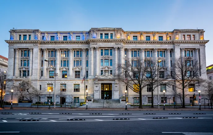 DC city council pauses tipped wage hike | Restaurant Dive