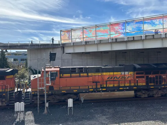 BNSF, CSX boost intermodal speed, launch new lanes | Supply Chain Dive