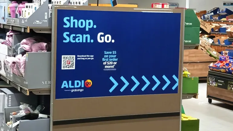 Aldi debuts automated checkout tech at Chicago-area store | Grocery Dive
