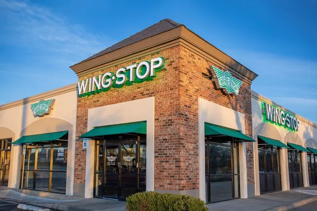 Wingstop’s smart kitchen system cuts ticket time nearly in half ...