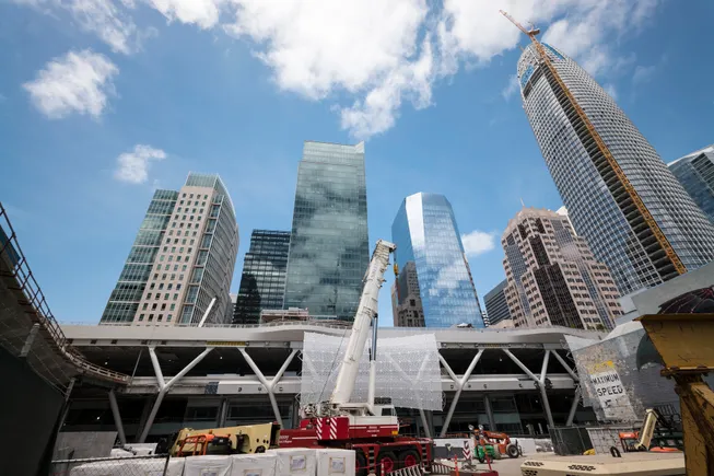 New Salesforce Tower tallest building in San Francisco | Construction Dive